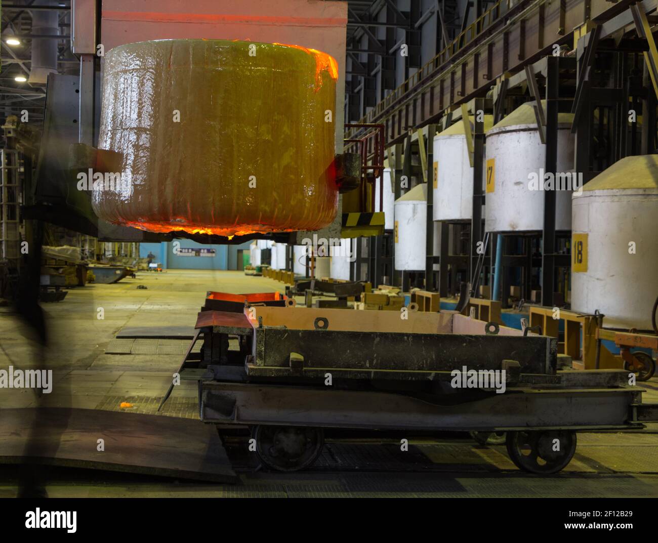 Glass mold factory hi-res stock photography and images - Alamy