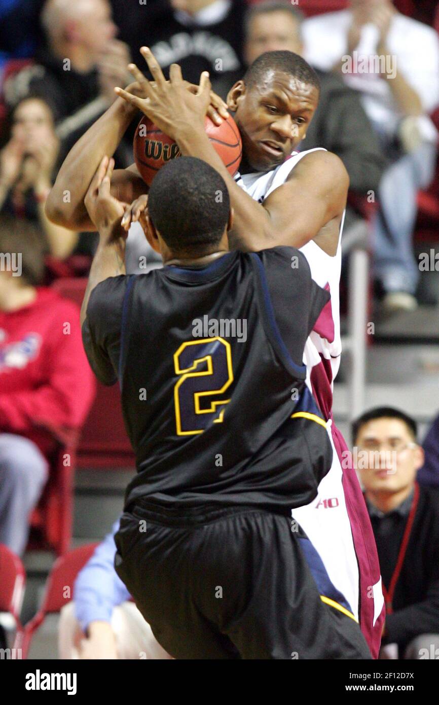 Temple's Craig Williams battles for pocession with Kent State's Chris ...