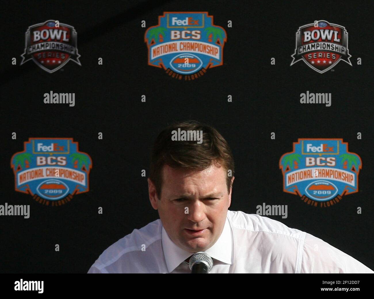 Oklahoma head coach Bob Stoops answers questions about their upcoming ...