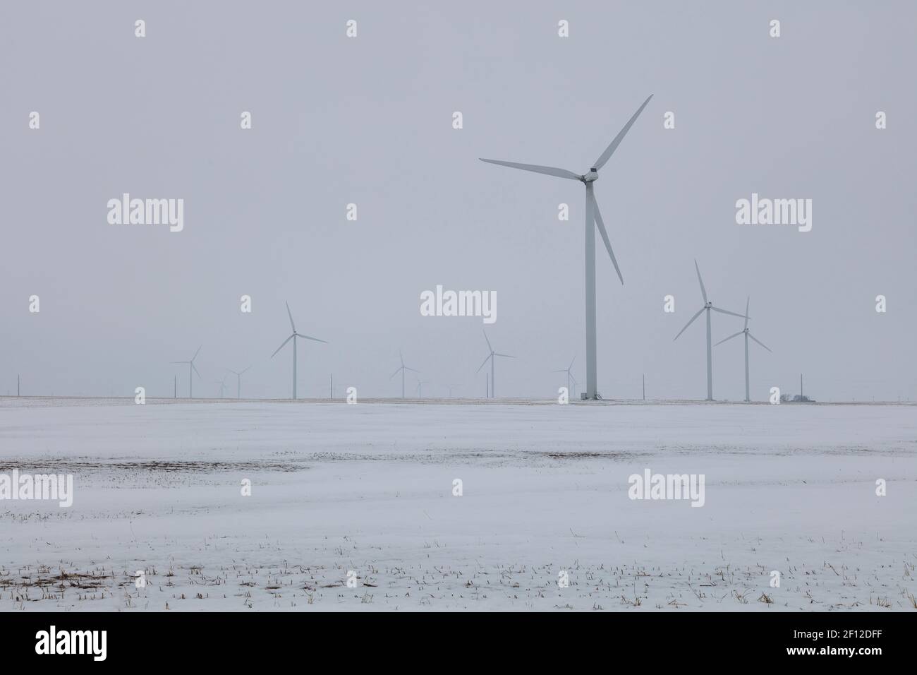 Catching output hi-res stock photography and images - Alamy