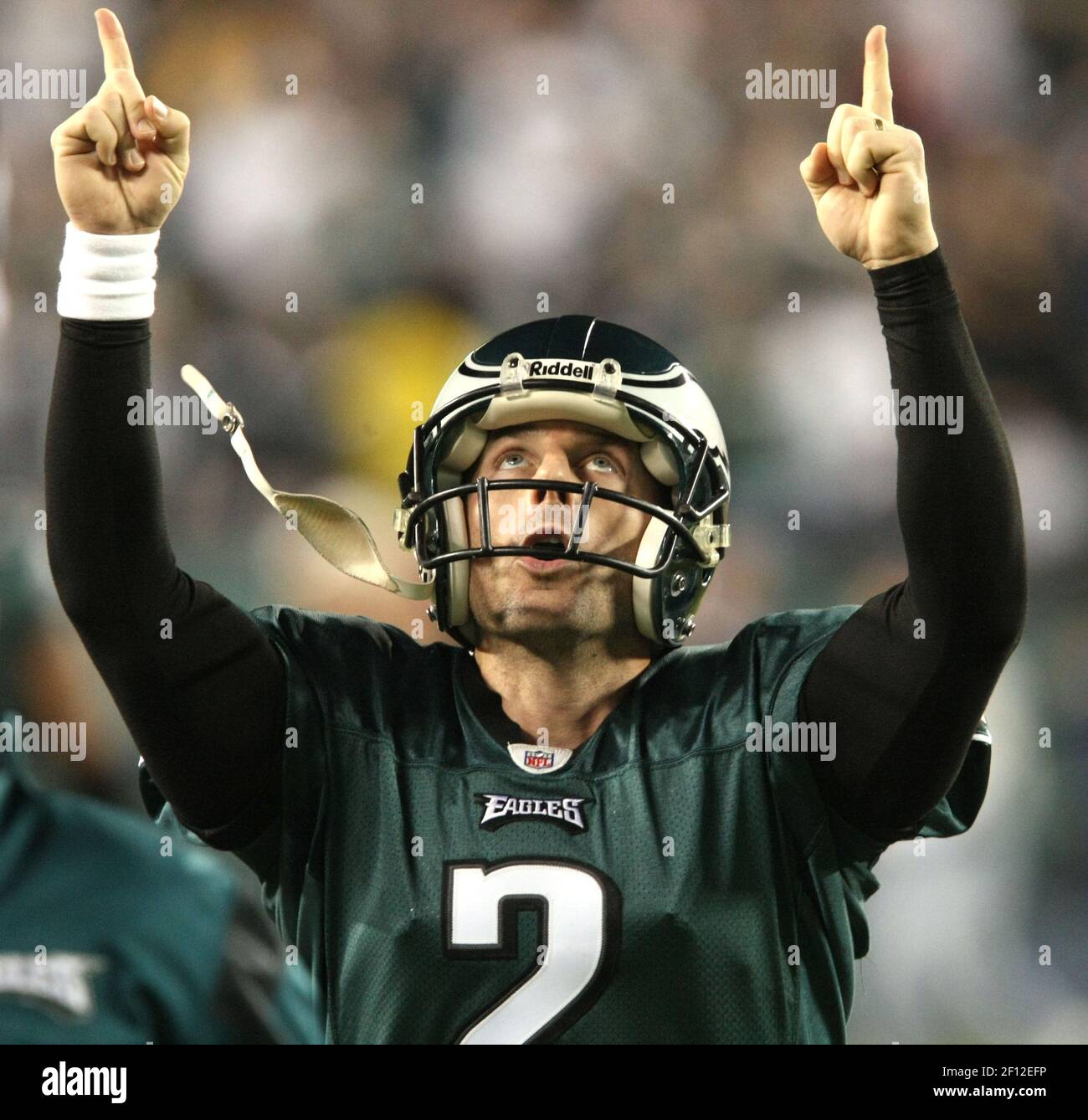 Philadelphia Eagles kicker David Akers celebrates his 52-yard field ...
