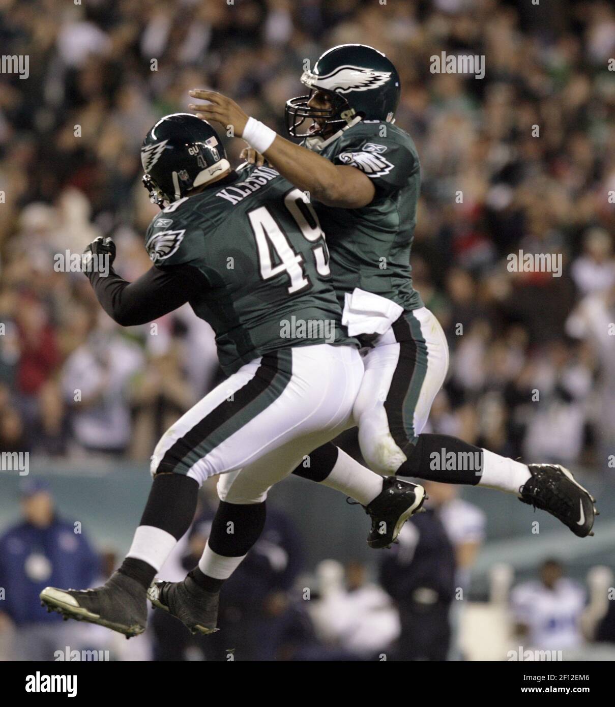 Philadelphia Eagles quarterback Donovan McNabb, right, and Dan Klecko ...