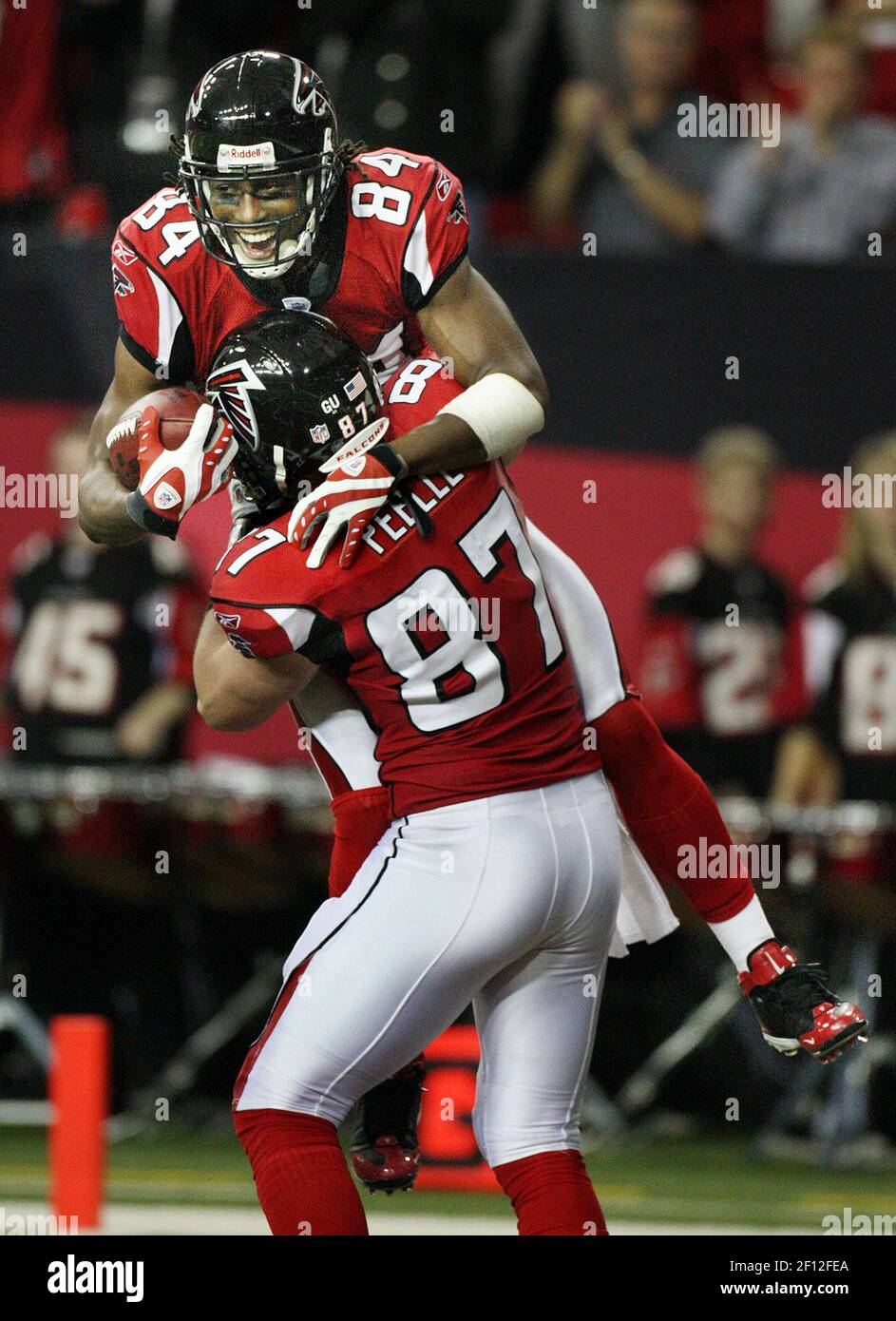 Atlanta Falcons wide receiver Roddy White (84) celebrates his touchdown ...