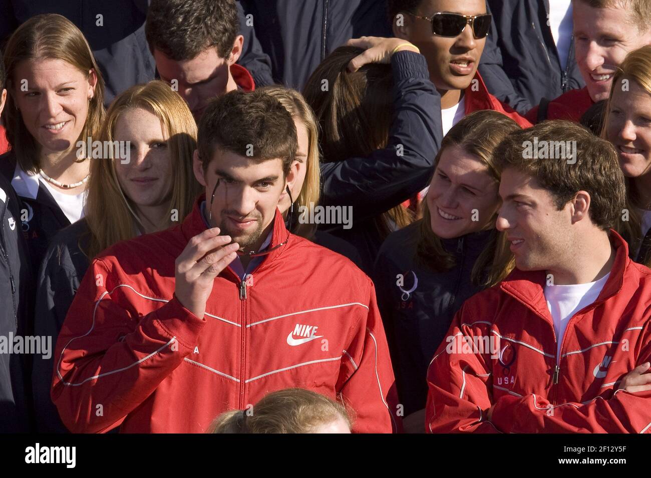 Swimmer Michael Phelps and other members of the 2008 United States ...
