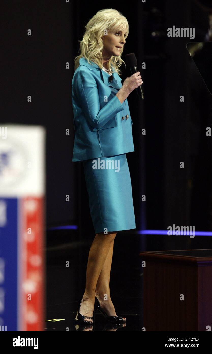 Cindy McCain is known for elegant, tailored, designer suits and Chanel ...