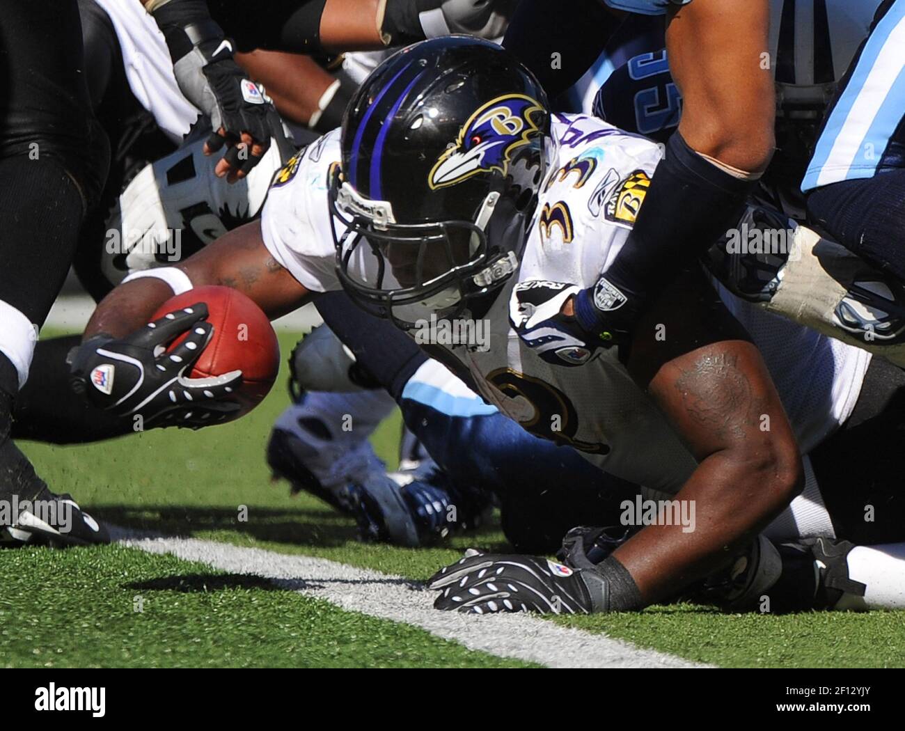 Baltimore Ravens full back Le'Ron McClain scores on a one-yard dive in ...