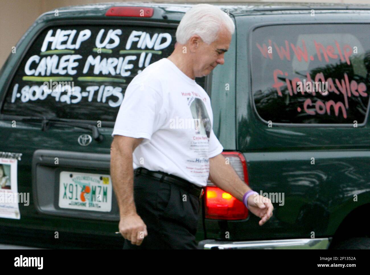 George Anthony, grandfather of missing 3-year-old Caylee Anthony walks ...
