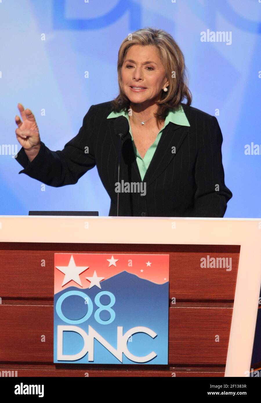 Sen. Barbara Boxer (D-CA) addresses the Democratic National Convention ...