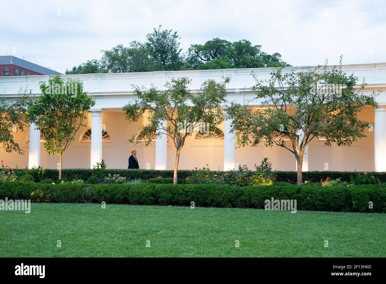 West wing colonnade hi-res stock photography and images - Alamy
