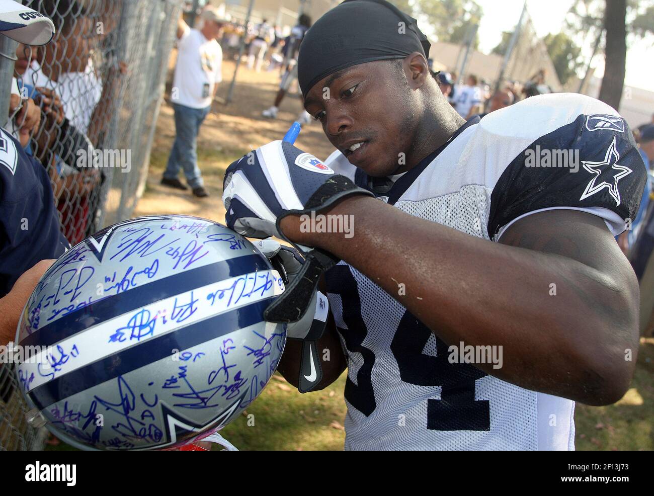 Dallas Cowboys running back Deon Anderson signs autographs at Cowboys ...