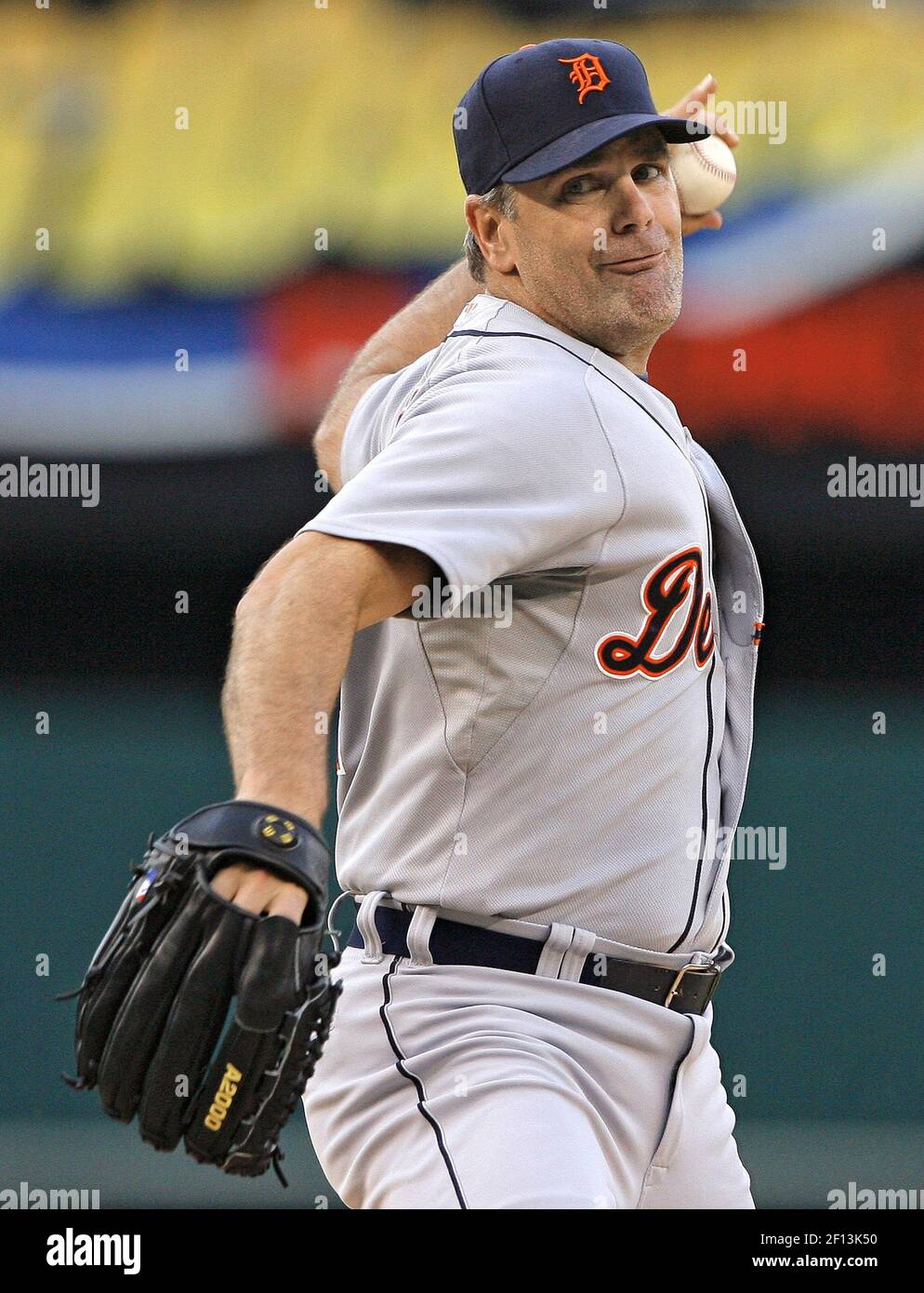 Detroit Tigers starting pitcher Kenny Rogers works in the first inning ...