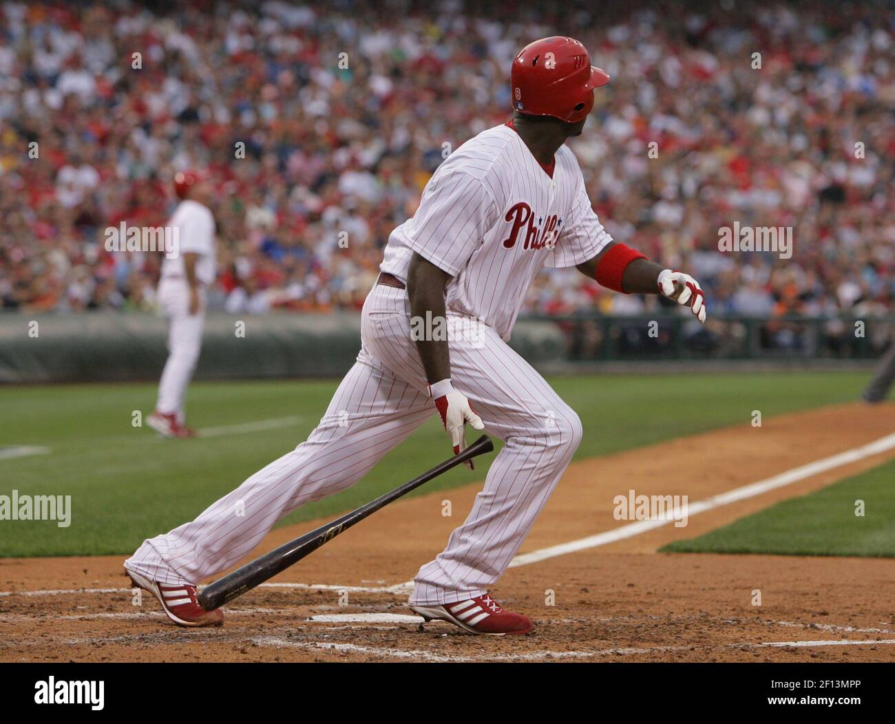 Philadelphia Phillies Ryan Howard watches his home run against the New ...