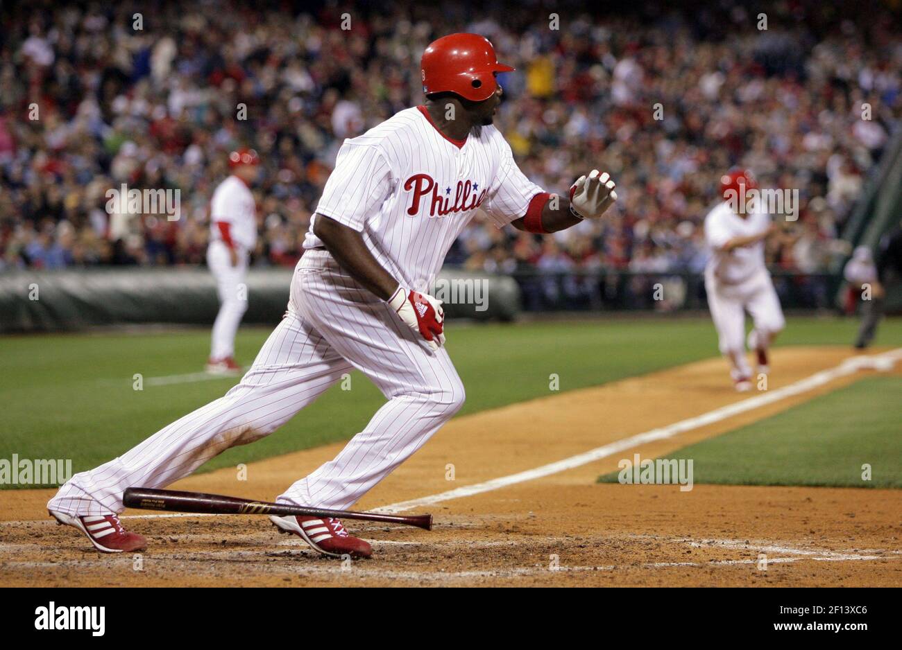 The Philadelphia Phillies' Ryan Howards connects on an RBI single in ...