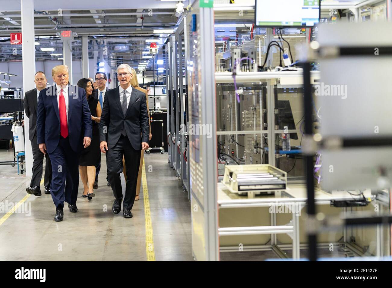 President Donald Trump tours the Apple Manufacturing Plant with Apple ...