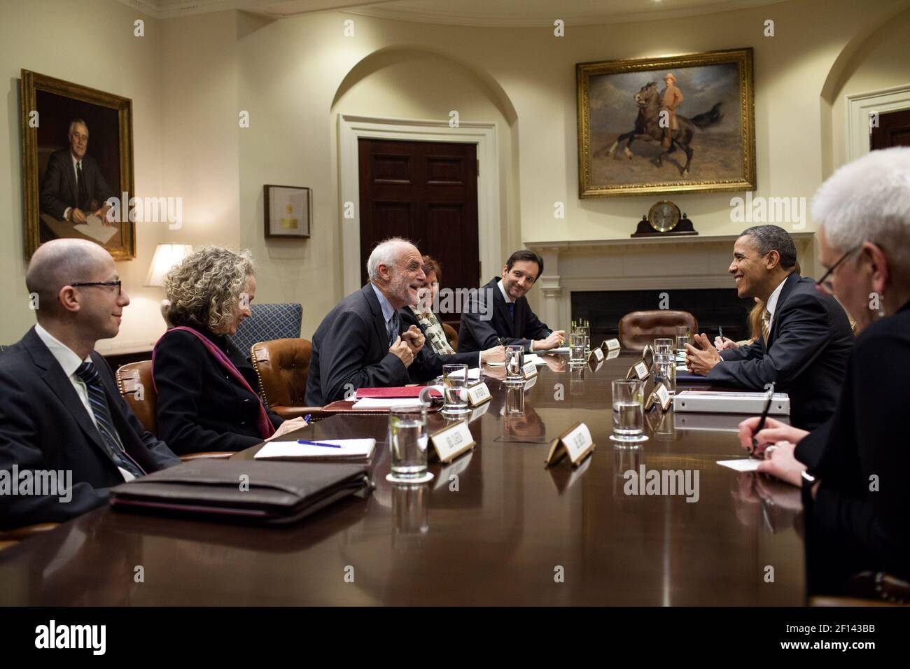 American red cross meeting hi-res stock photography and images - Alamy
