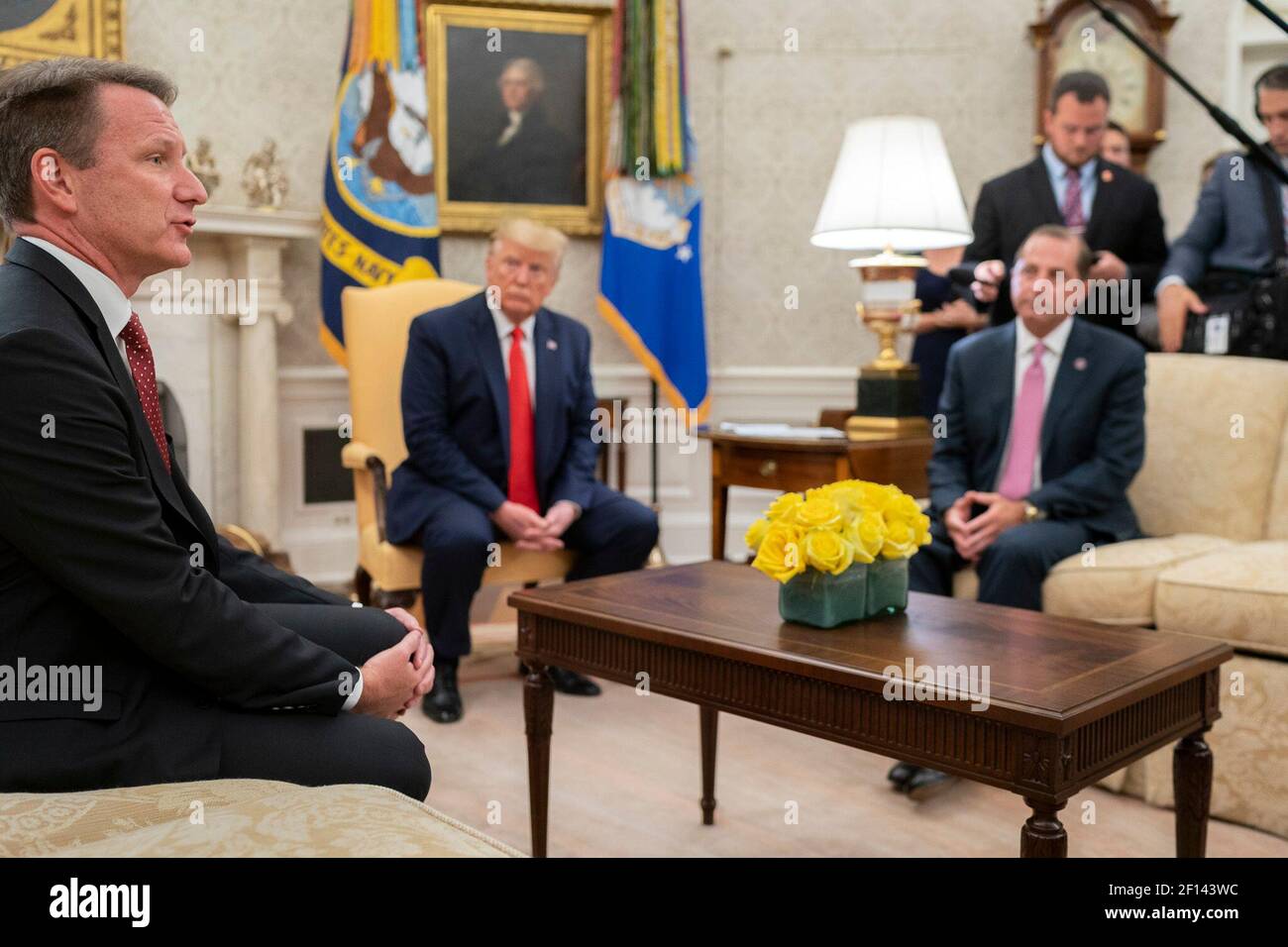 Alex azar in oval office hi-res stock photography and images - Alamy