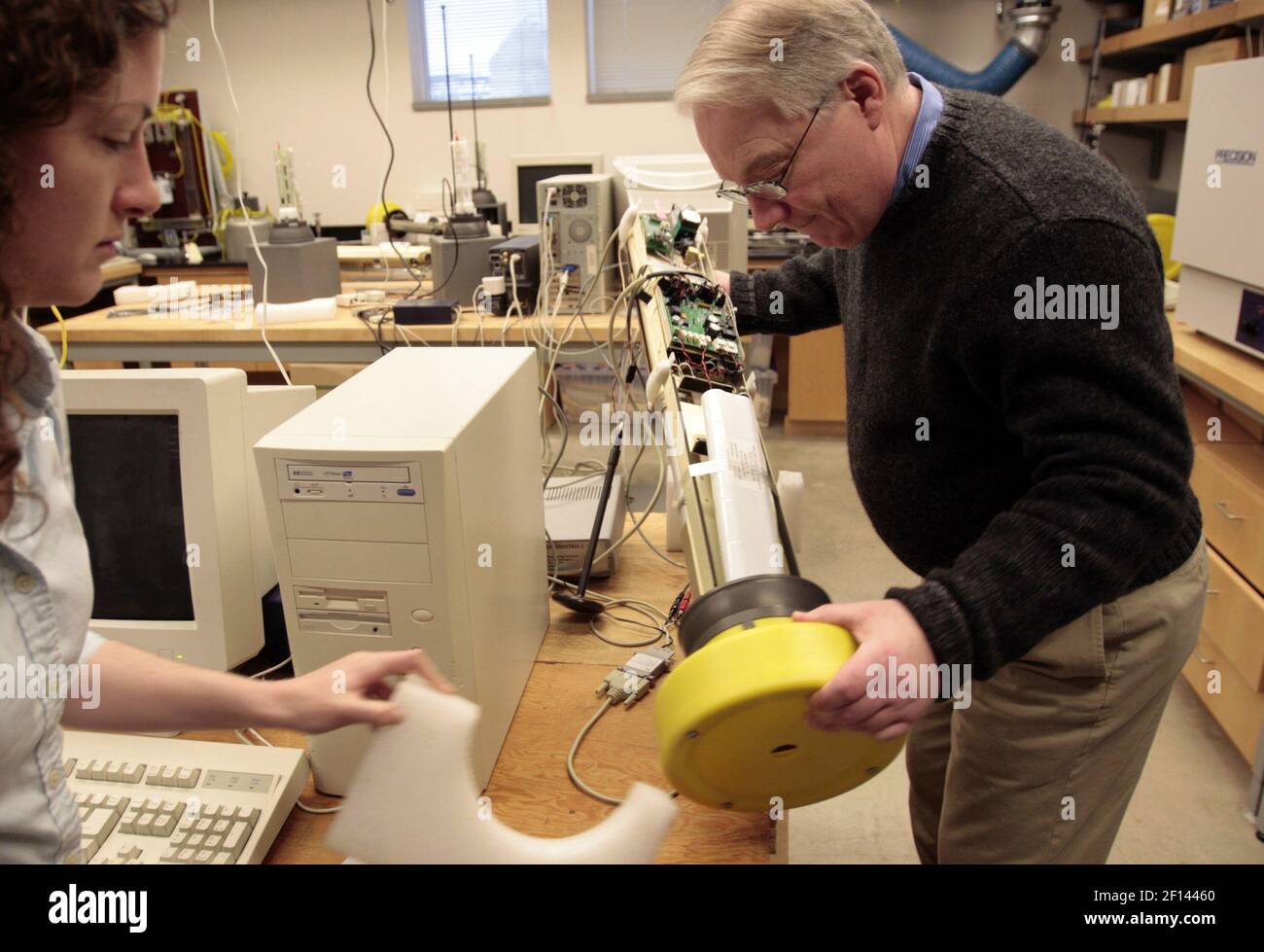 University of Washington oceanographer Steve Riser (right) and graduate ...