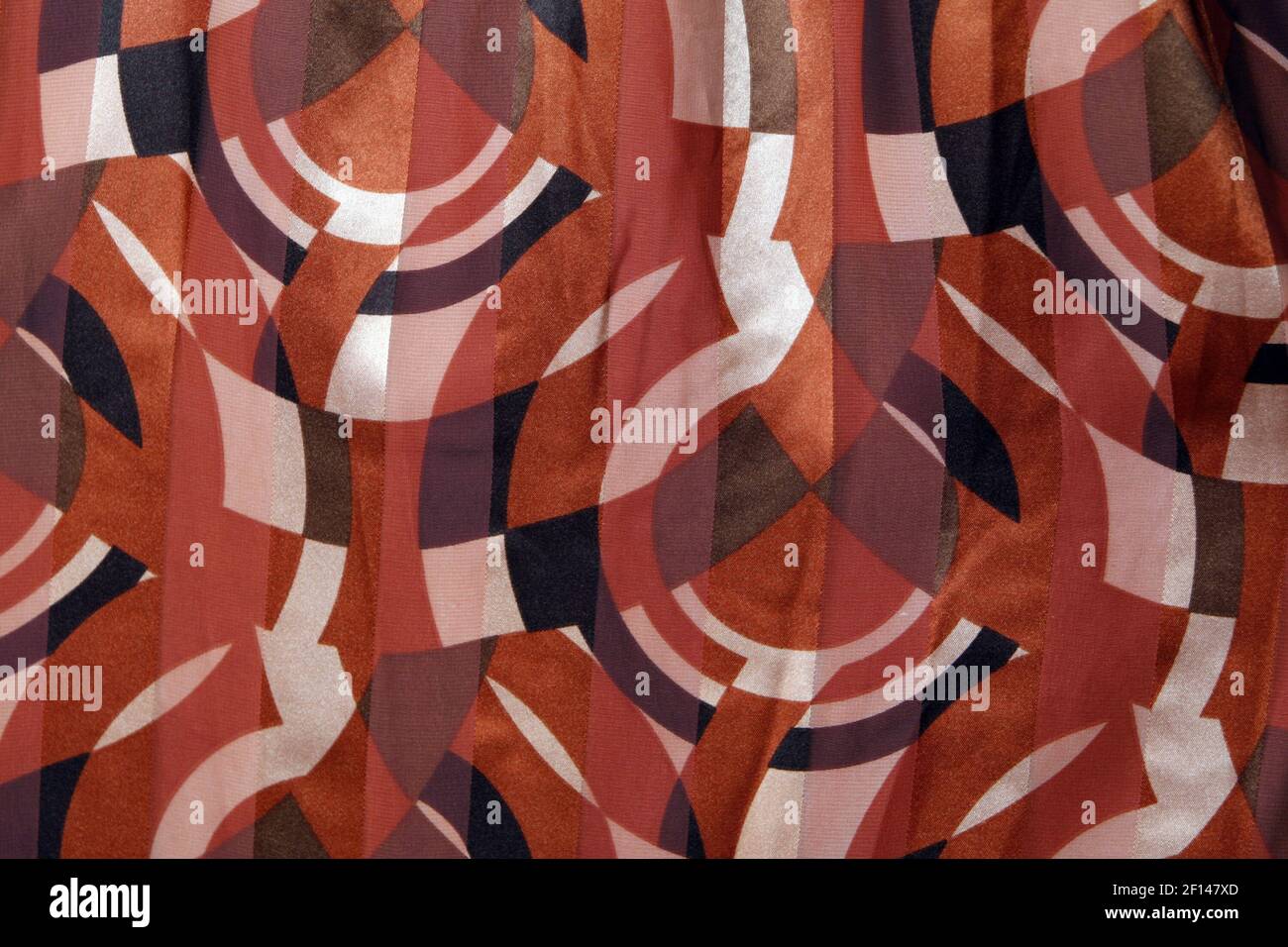 Graphic prints tend to come back into fashion every decade or so, and ...