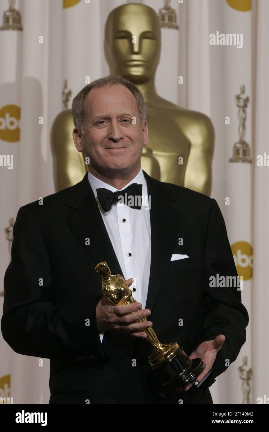 Robert Elswit won for cinematography in the movie "There Will Be BloodÃ ...