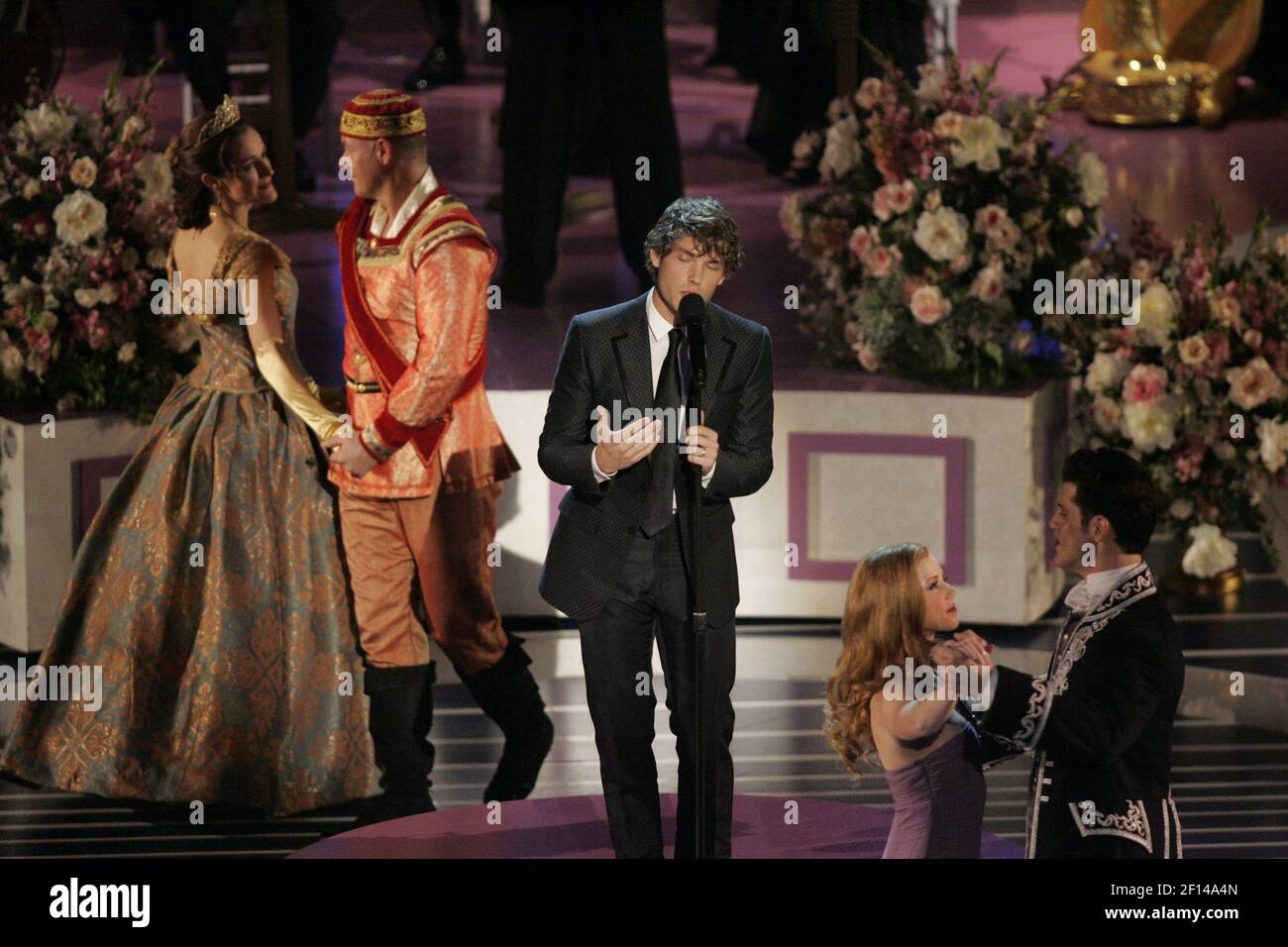 Jon McLaughlin performs the Oscar-nominated Best Original Song "So ...