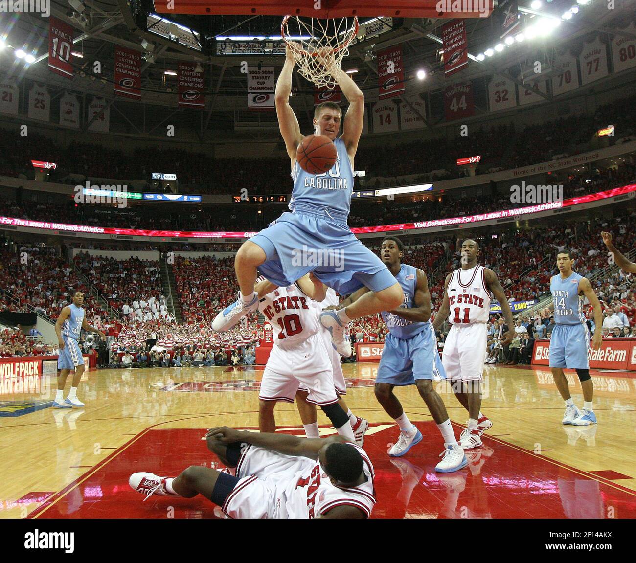 Tyler Hansbrough Unc Dunk