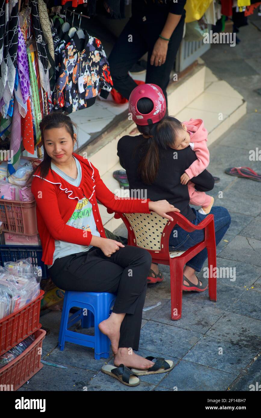Vietnamese Street life. shopkeepers outside their stores, Hanoi ...
