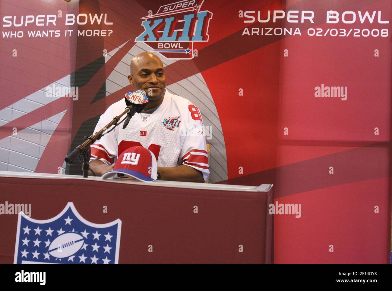 New York Giants wide receiver Amani Toomer speaks to reporters during ...