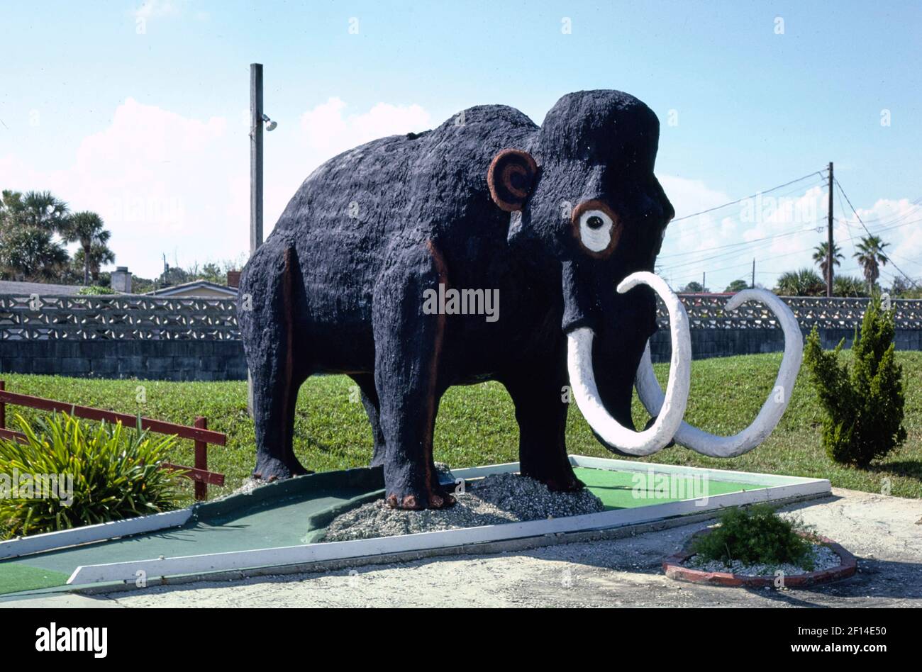 Vintage miniature golf course hi-res stock photography and images - Alamy