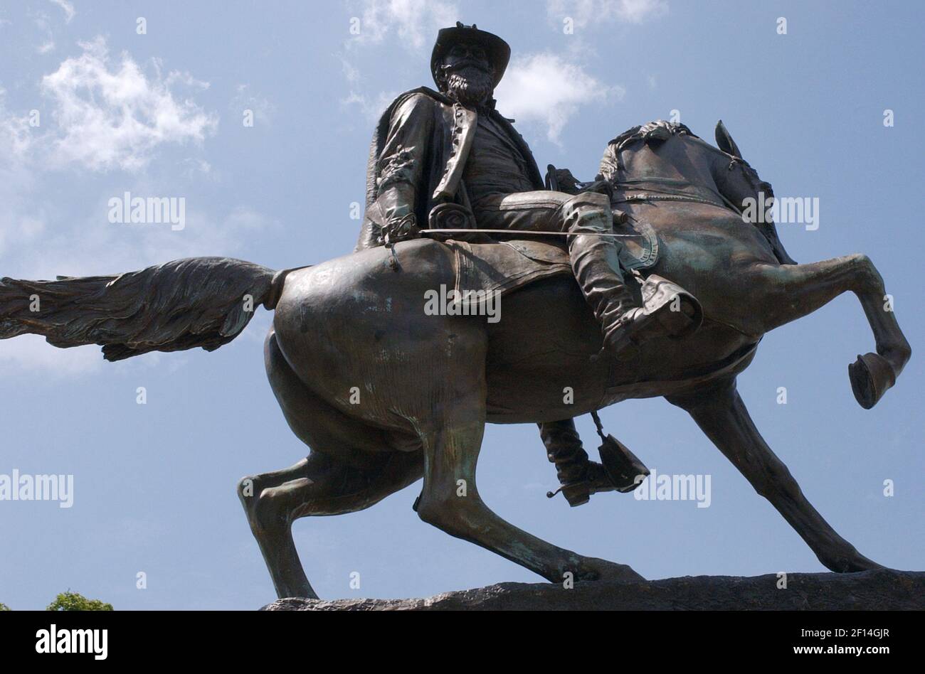 The Gen. J.E.B. Stuart Monument is located on Monument Avenue in ...