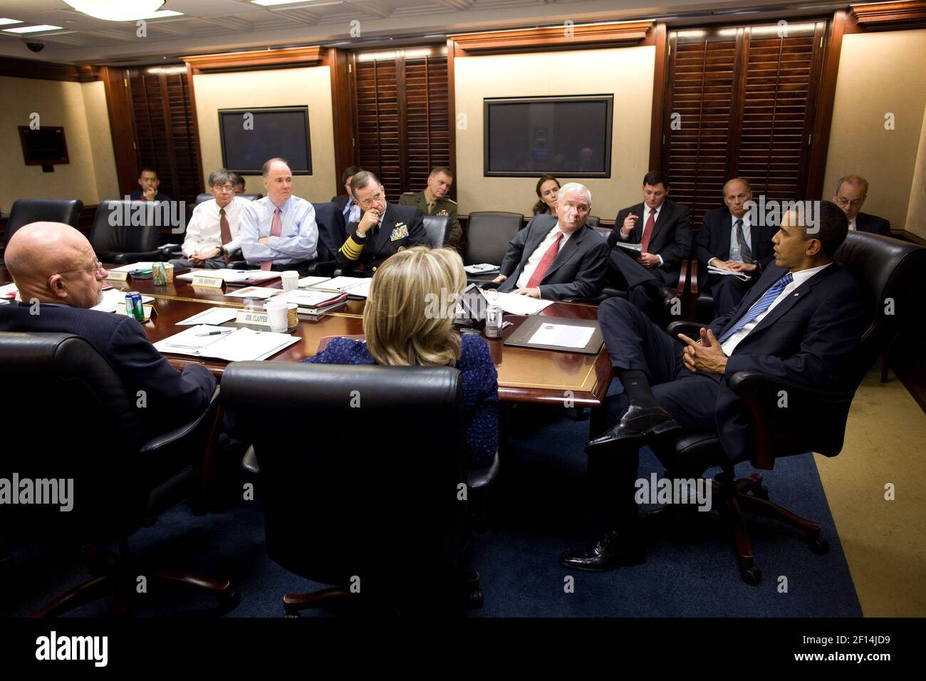 Obama in situation room hi-res stock photography and images - Alamy