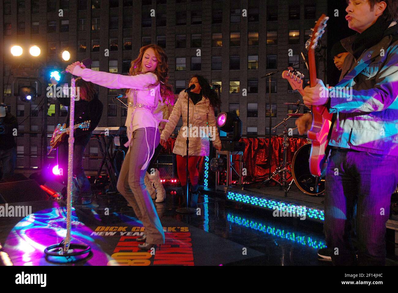 Miley Cyrus rehearses in Times Square in preparation for "Dick Clark's ...