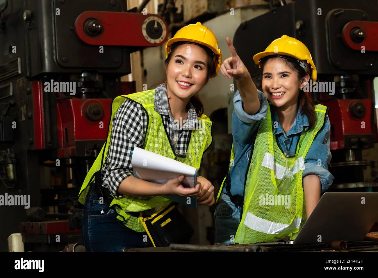 Japanese Factory Workers High Resolution Stock Photography and Images ...