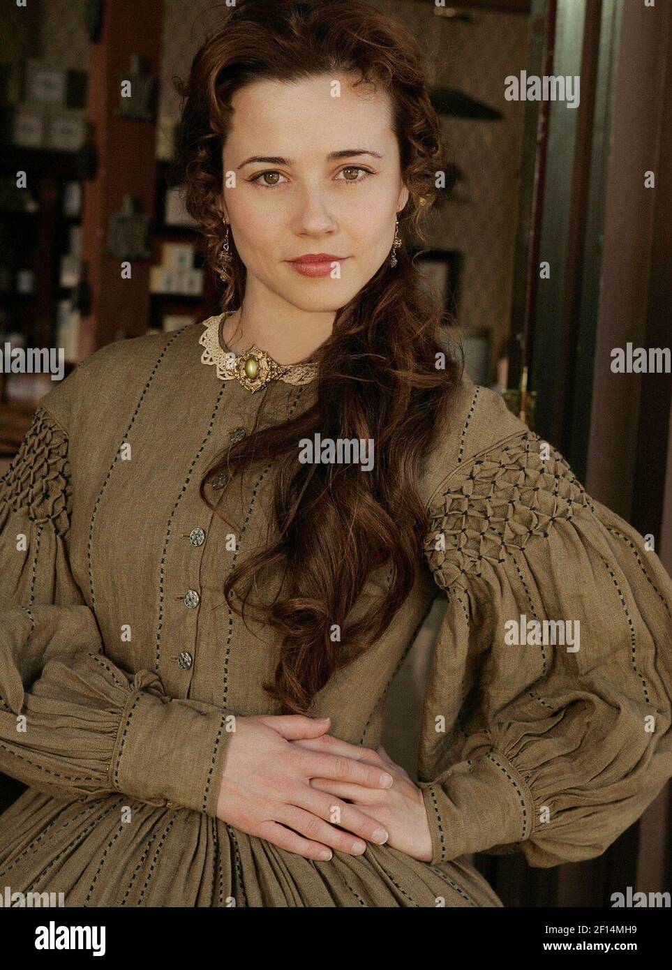 Linda Cardellini as Clara Forsythe in Comanche Moon, a new six-hour ...