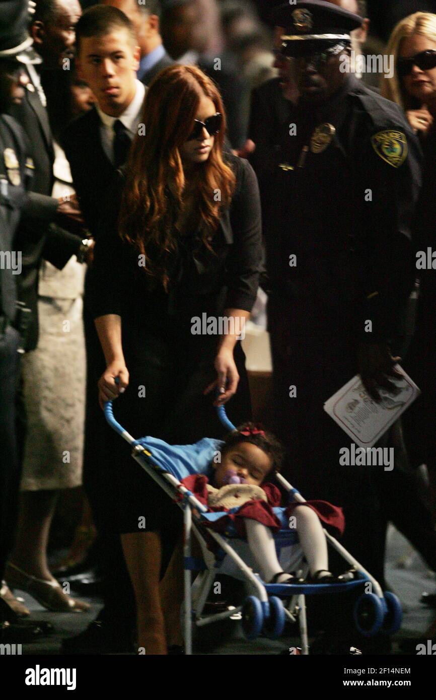 Sean Taylor's girlfriend, Jackie Garcia and their young daughter Jackie ...