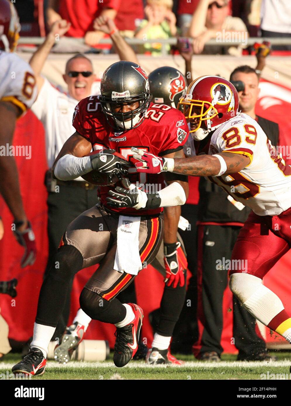 Tampa Bay Buccaneers cornerback Brian Kelly (25) intercepts a pass in ...