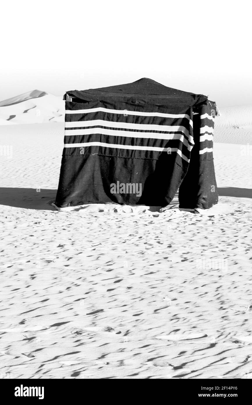 In oman nomad tent Black and White Stock Photos & Images - Alamy