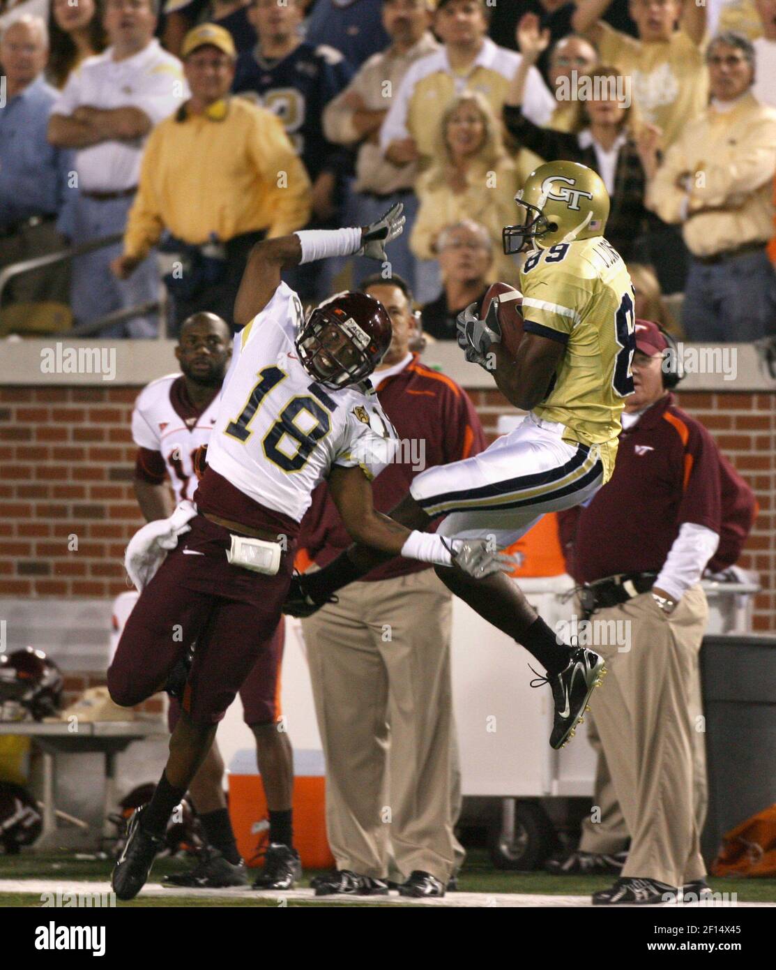 Georgia Tech's James Johnson (89) catches a pass in front of Virginia Tech's Brandon Flowers (18 ...