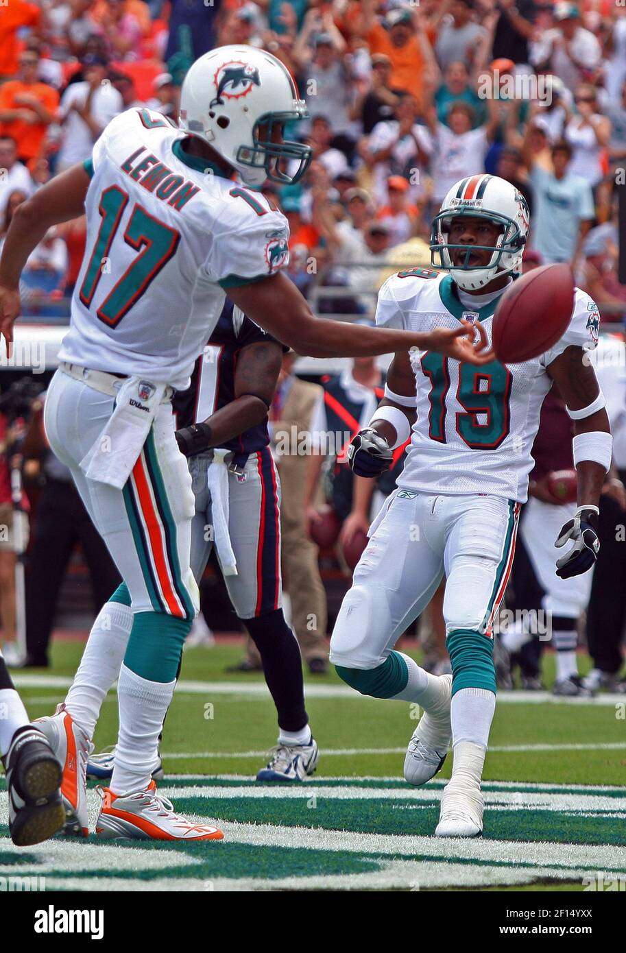 Miami Dolphins quarterback Cleo Lemon celebrates his touchdown in the ...