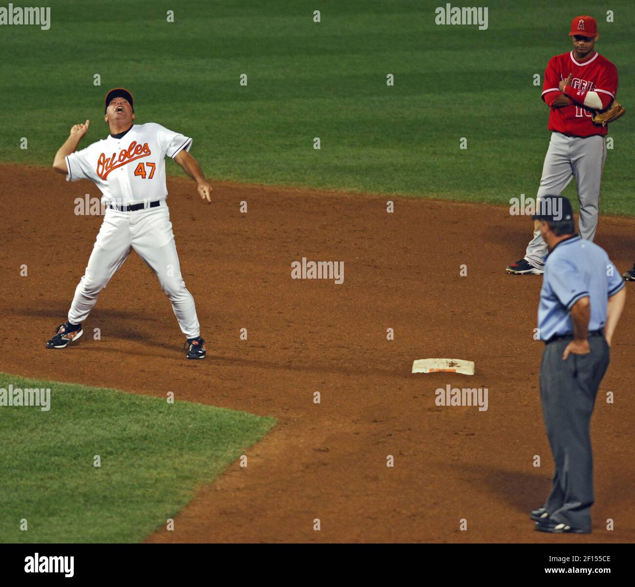 Baltimore Orioles' manager Dave Trembley, left, makes his feelings ...