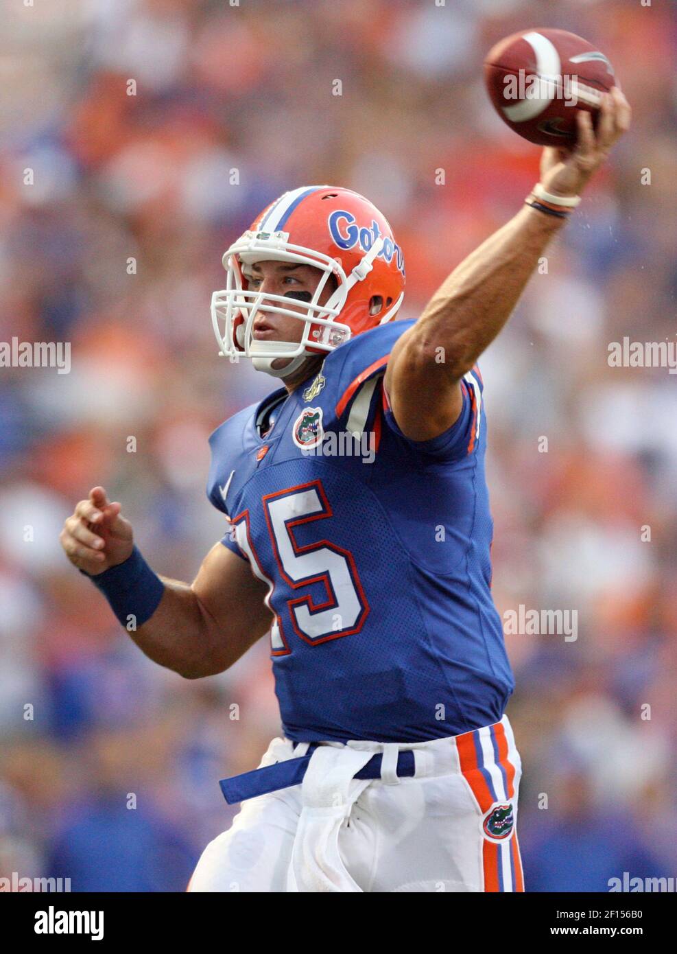 University of Florida quarterback Tim Tebow throws a touchdown pass to ...