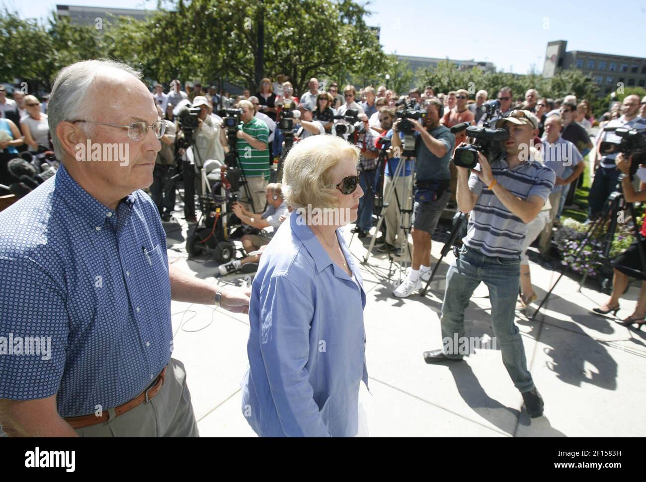 U.S. Sen. Larry Craig (R-Idaho) addressed the media with his wife ...