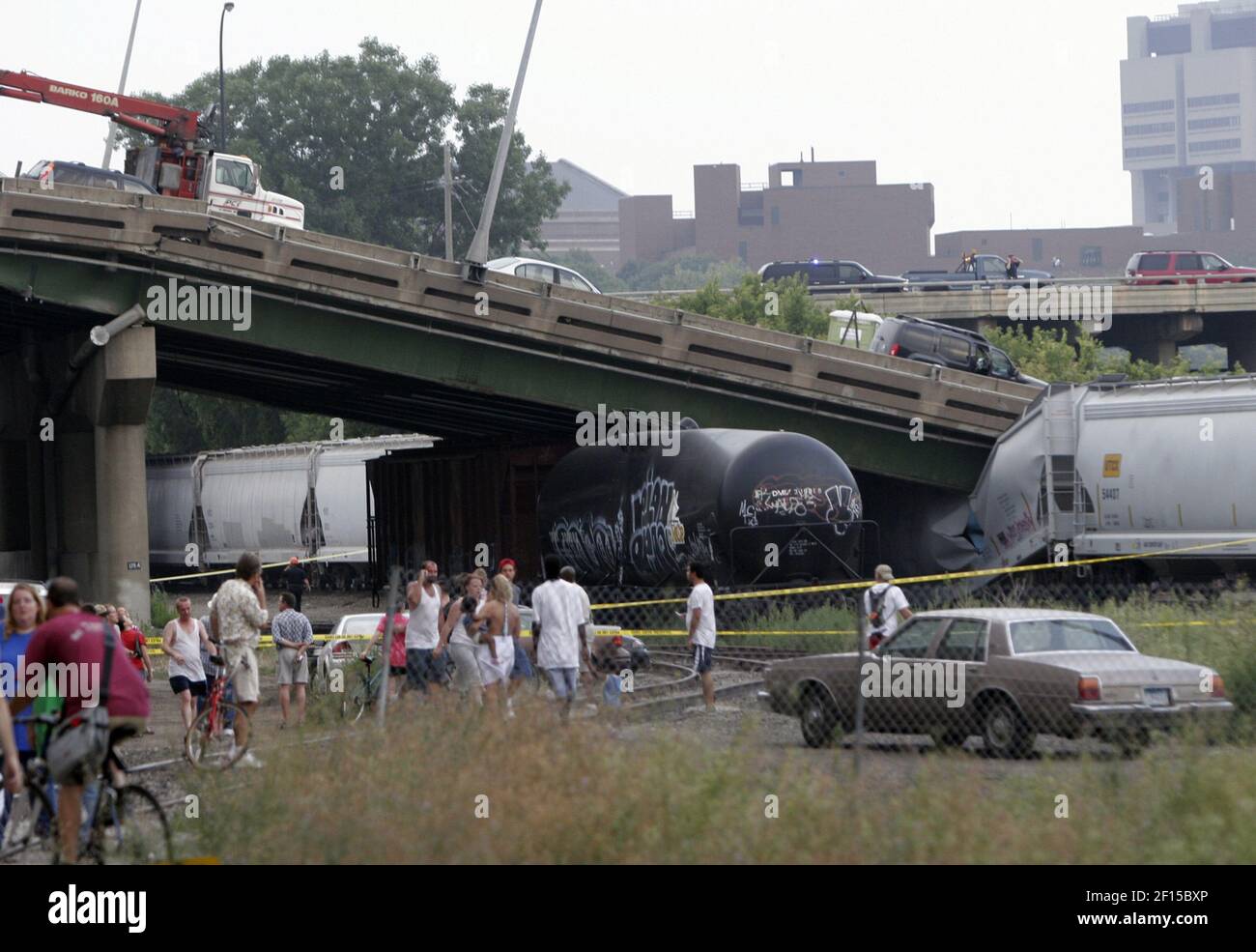 A portion of the I-35W bridge over the Mississippi River collapsed ...