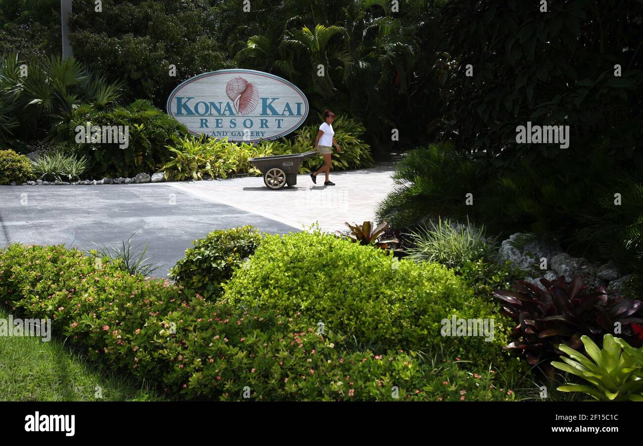 The entrance to the Kona Kai Resort in Key Largo, Florida, features a ...