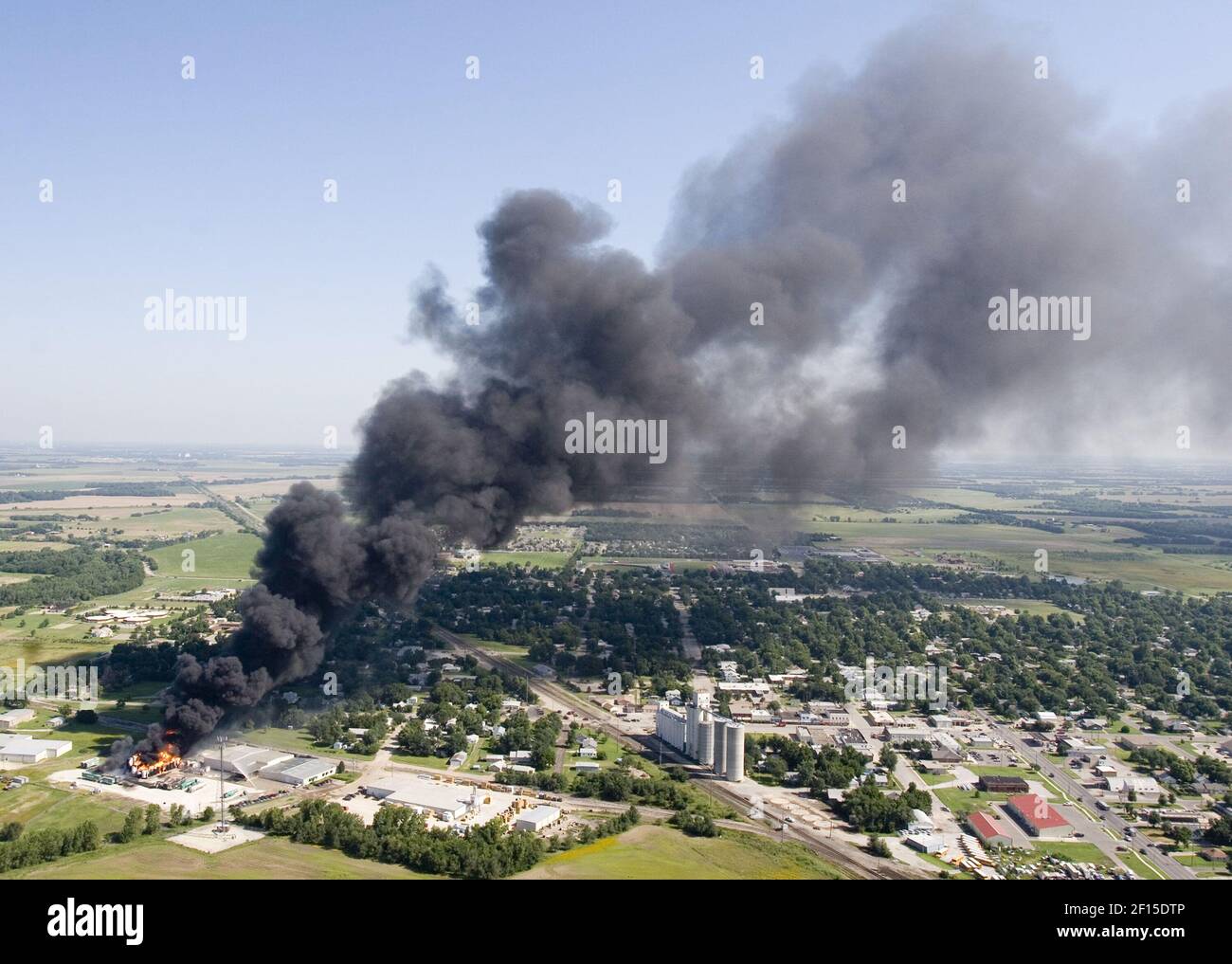 Valley Center is covered in a plume of smoke as storage tanks burn at ...