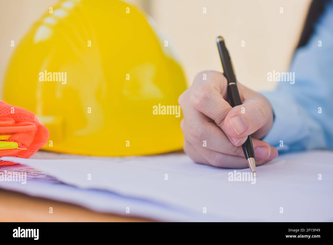 Engineer drawing hi-res stock photography and images - Alamy