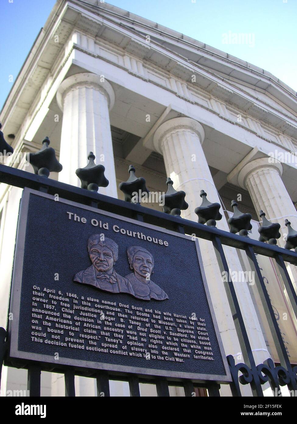 The Old Courthouse Displays A Plaque Of Dred And Harriet Scott Who Sued Their Owner For Their