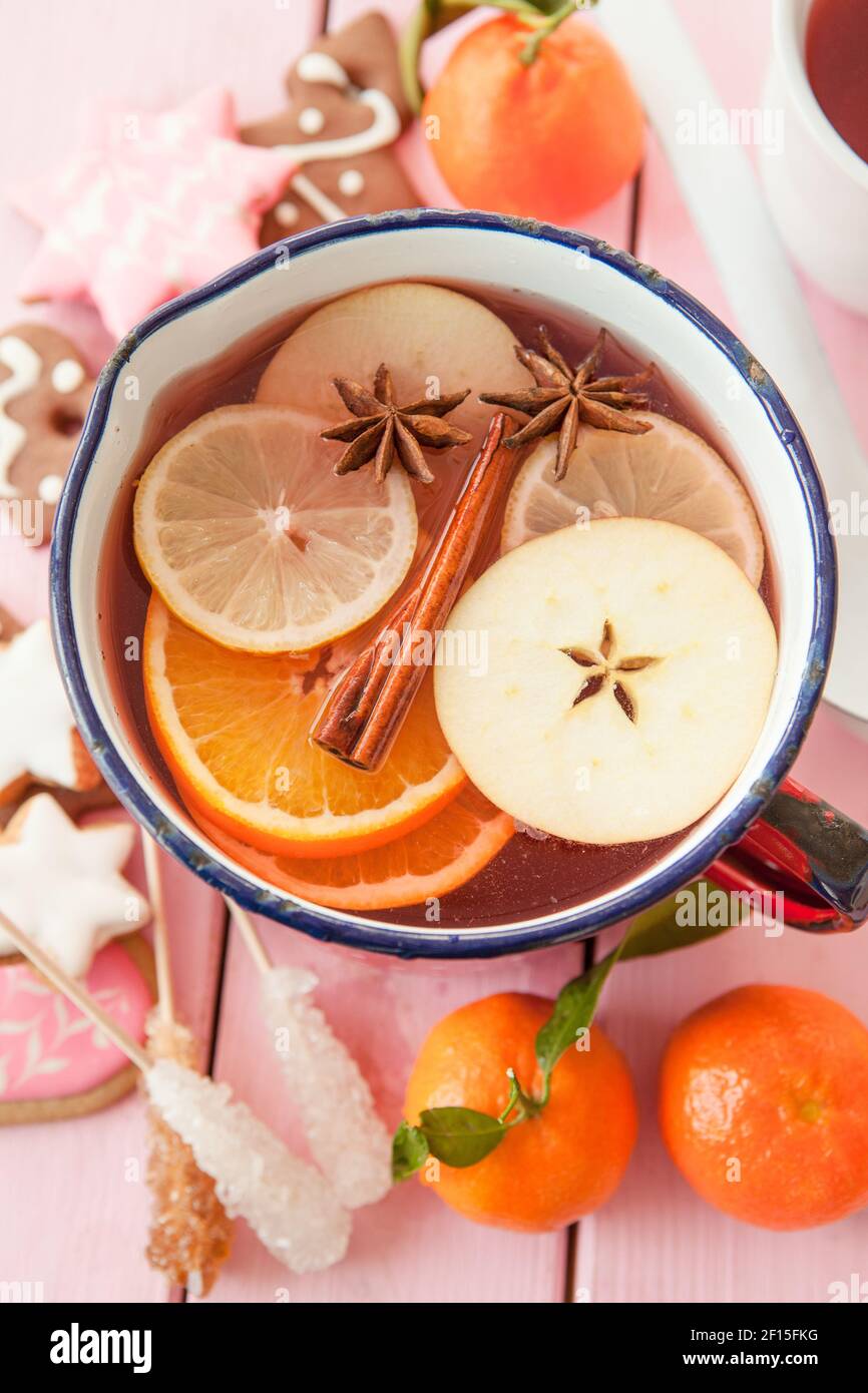 Winter punch with oranges Stock Photo - Alamy