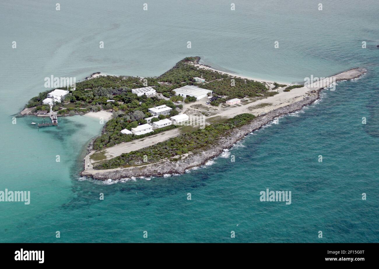 Leaf Cay, Central Exumas, a private island in the Bahamas, covers 15 ...