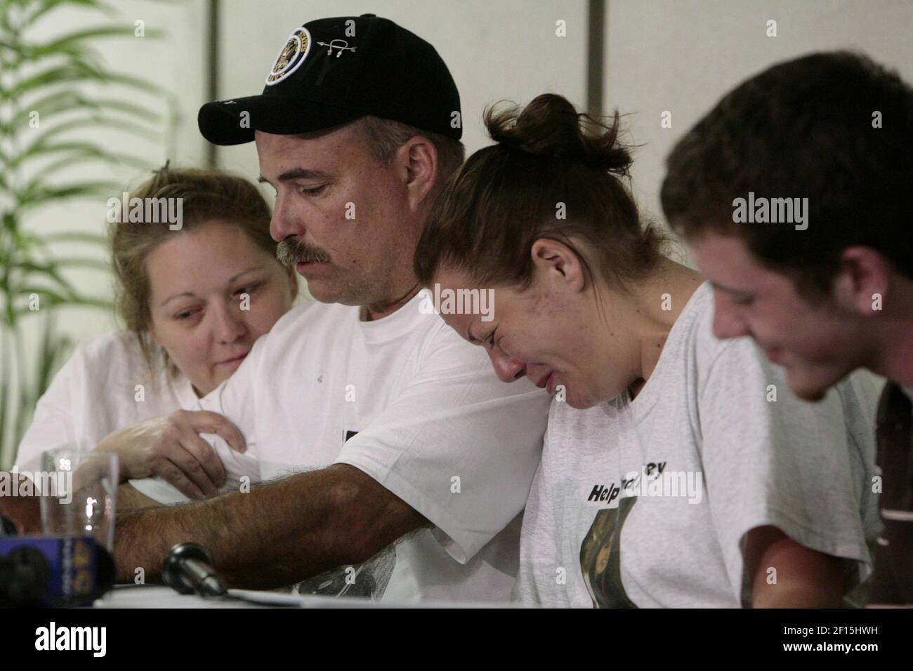 Kelsey Smith's family (from left) mother Missey Smith, dad, Greg Smith ...