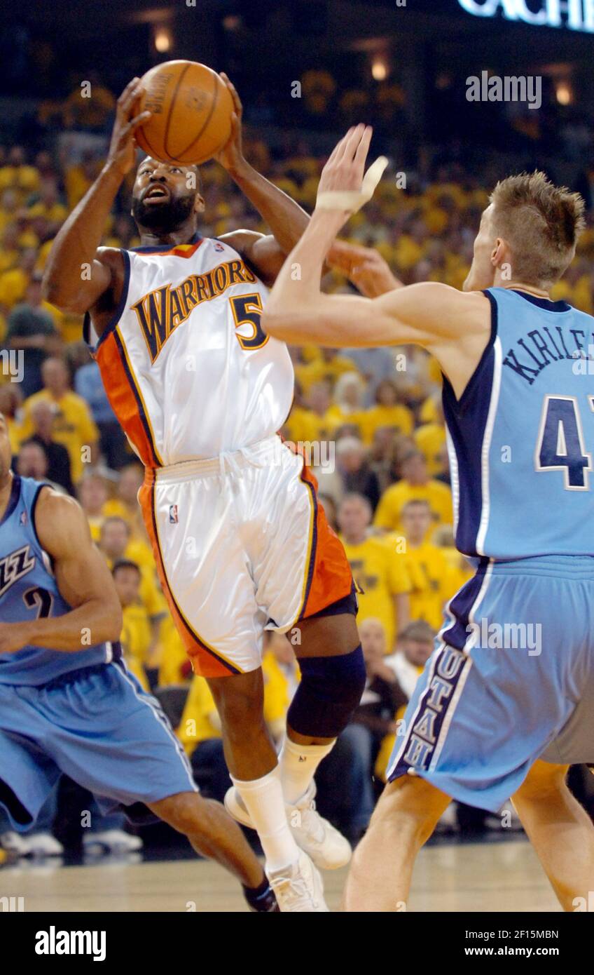 Golden State Warriors' Baron Davis drives the lane during the first ...